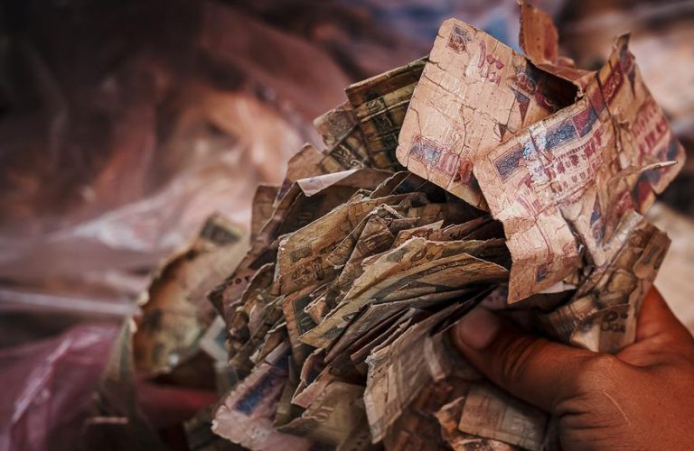 Worn out bank notes continue to circulate in market - Salam Watandar