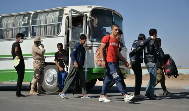 Thousands of immigrants deported from Iran daily - Salam Watandar