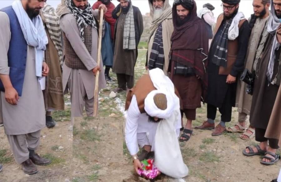 میدان‌وردګ کې خلک په خپل لګښت په ۲۰۰زره ډالرو ښوونځی او جومات جوړوي ...